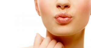 How to Heal Cracked Lips: Tips for Hydrating Your Lips